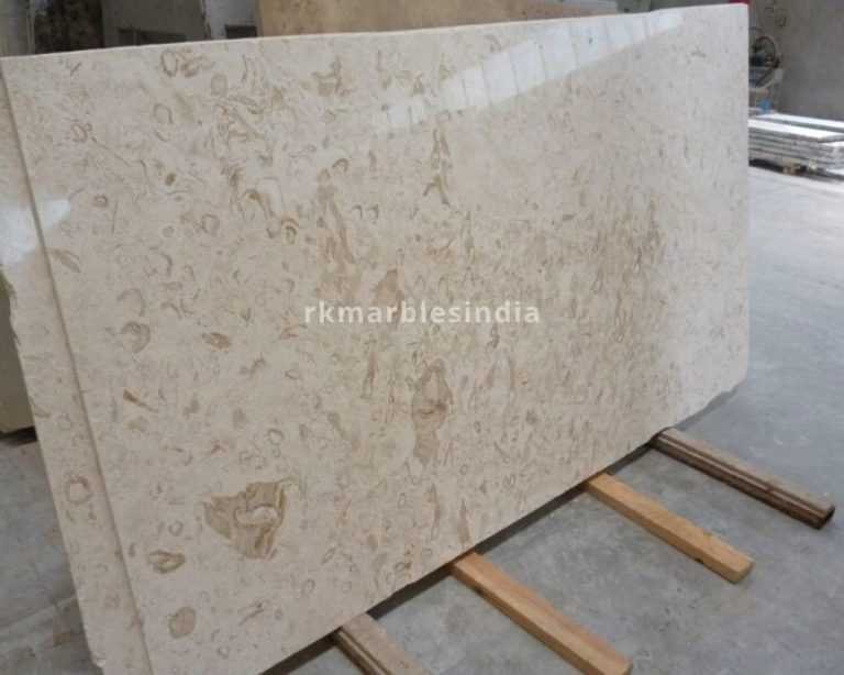 What are The Drawing and Veins in Marble
